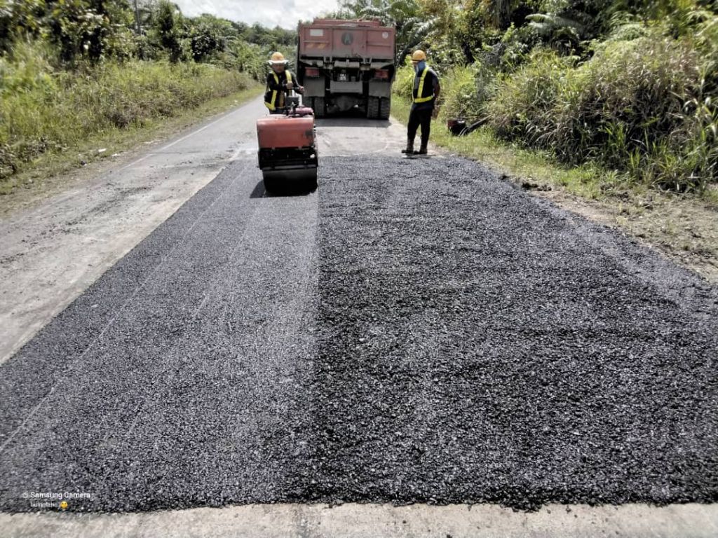 Road maintenance: FEATURED PROJECTS